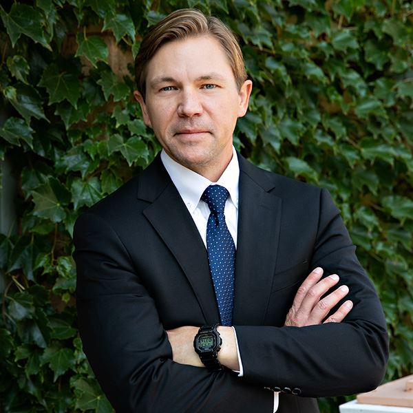 Attorney Eric B Nelson | Fay & Associates